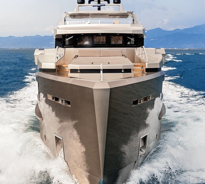 MAVERICK Yacht Charter Details, Admiral Tecnomar | CHARTERWORLD Luxury ...